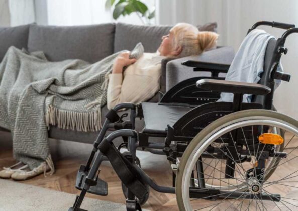 Multiple Sclerosis (MS): Early Signs and Common Symptoms | Dr Farrah MD