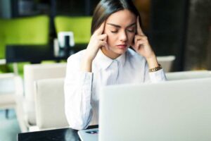 Screen Headaches and Migraine: Can You Prevent Them? | Dr Farrah MD