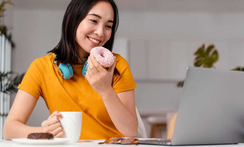 How to Tell If You’re Overdoing It on Sugar: 8 Key Symptoms | Dr Farrah MD